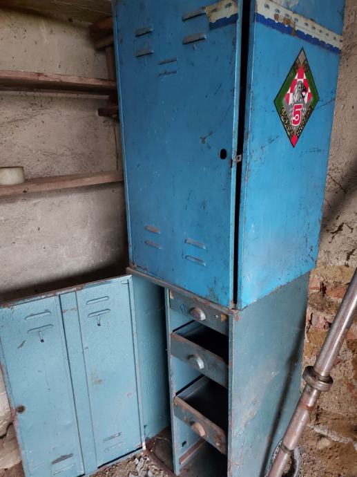 Rqdni stol+limeni ormarić