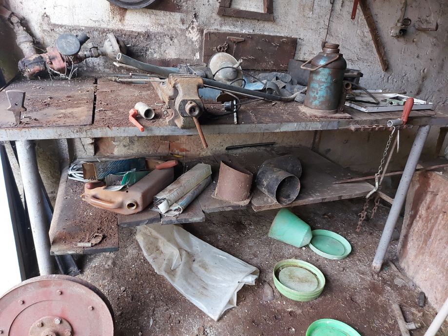 Rqdni stol+limeni ormarić