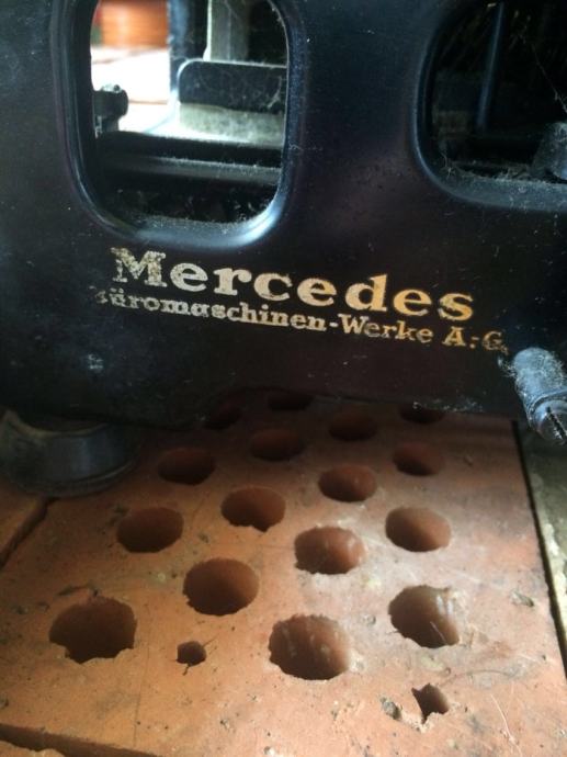 Pisaća mašina Mercedes