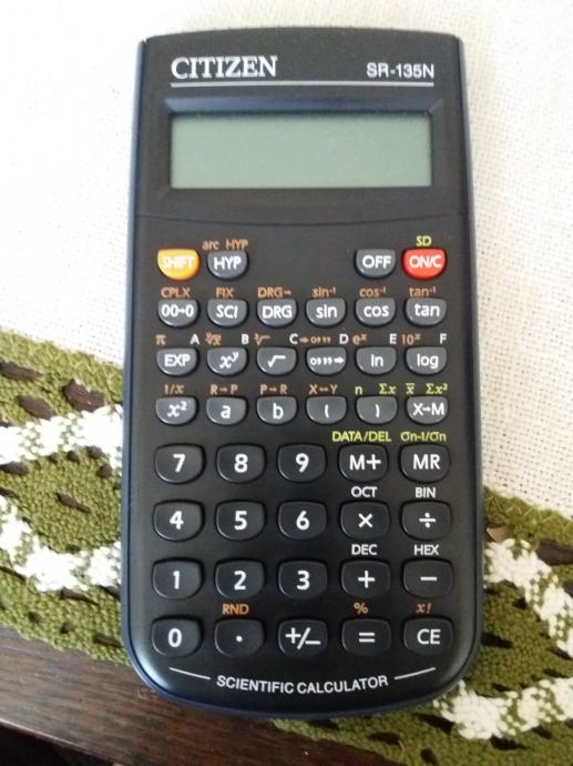 Prodajem znanstveni kalkulator Citizen SR-135N