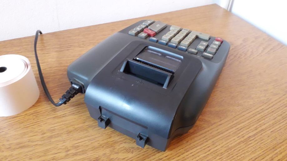 Stolni kalkulator Casio DR-320