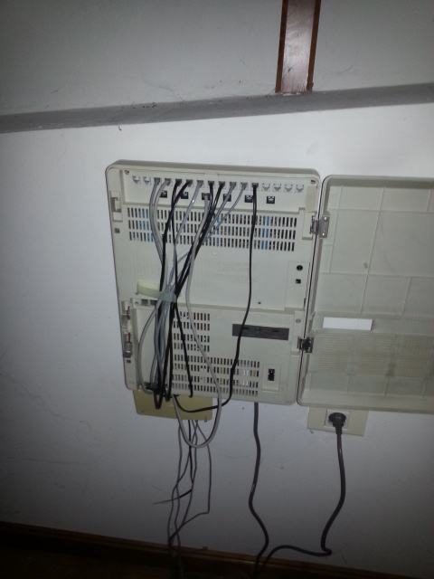 Telefonska centrala Panasonic 3x8 modular switching system 616