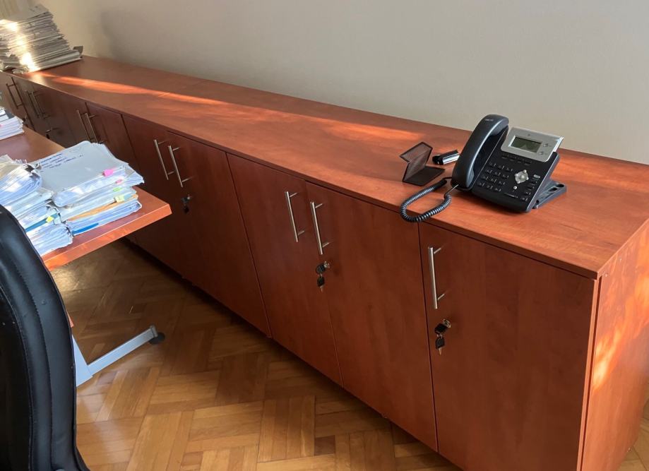VIŠE UREDSKIH ORMARA RAZNIH DIMENZIJA