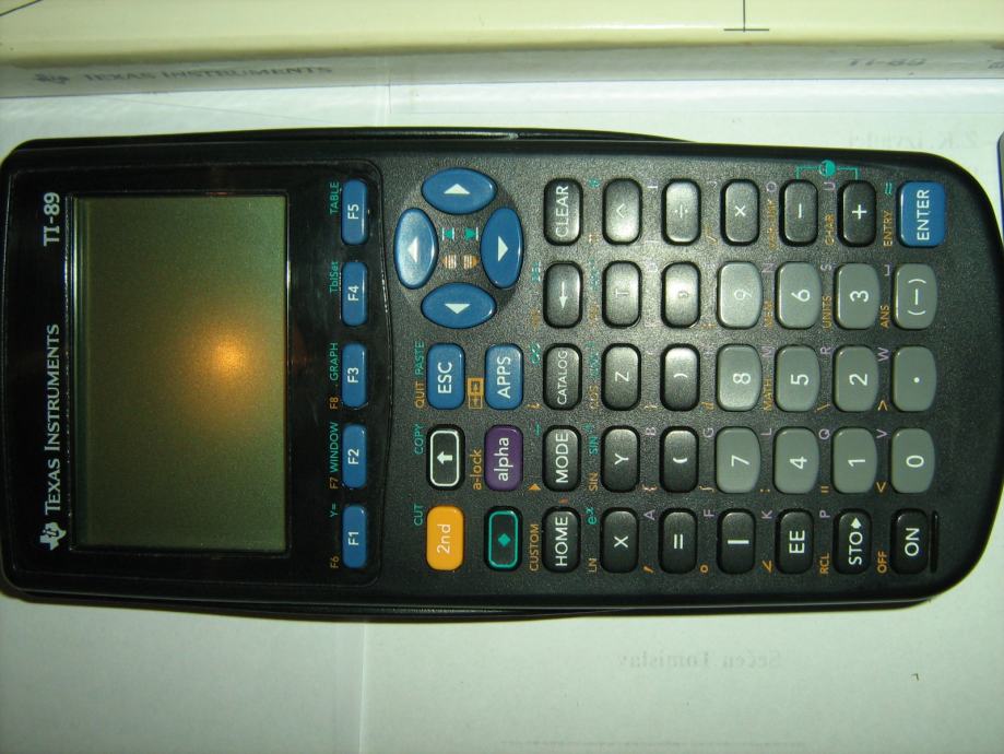 Znanstveni graficki kalkulator Texas Instruments TI-89