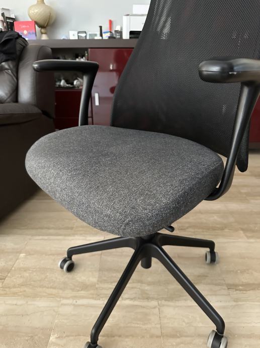 Ikea uredska stolica JÄRVFJÄLLET