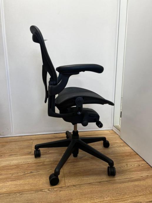 Refurbished Herman Miller Aeron Remastered Posturefit