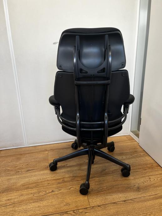 Refurbished Humanscale Freedom