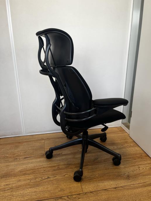 Refurbished Humanscale Freedom