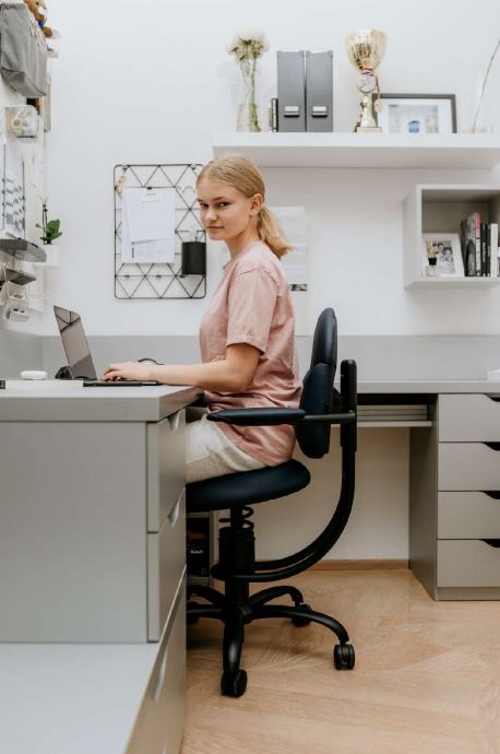 SpinaliS Basic ergonomska stolica