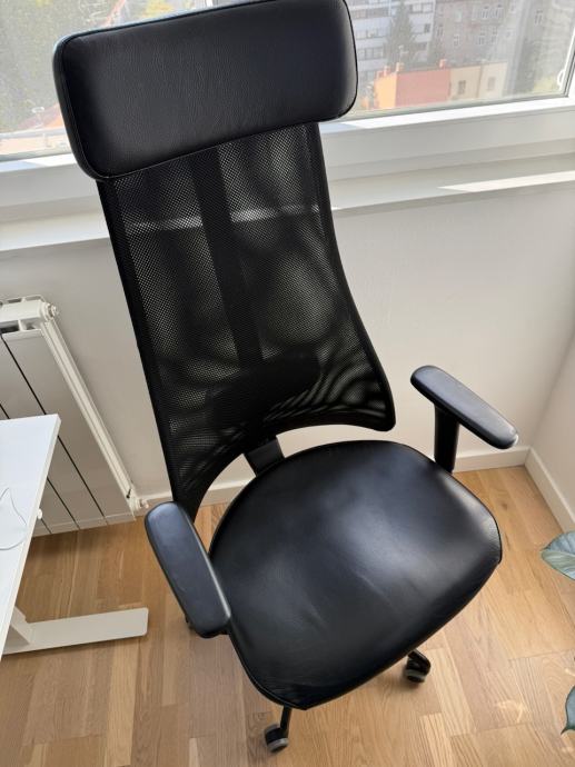 Uredska stolica IKEA JÄRVFJÄLLET Glose crna