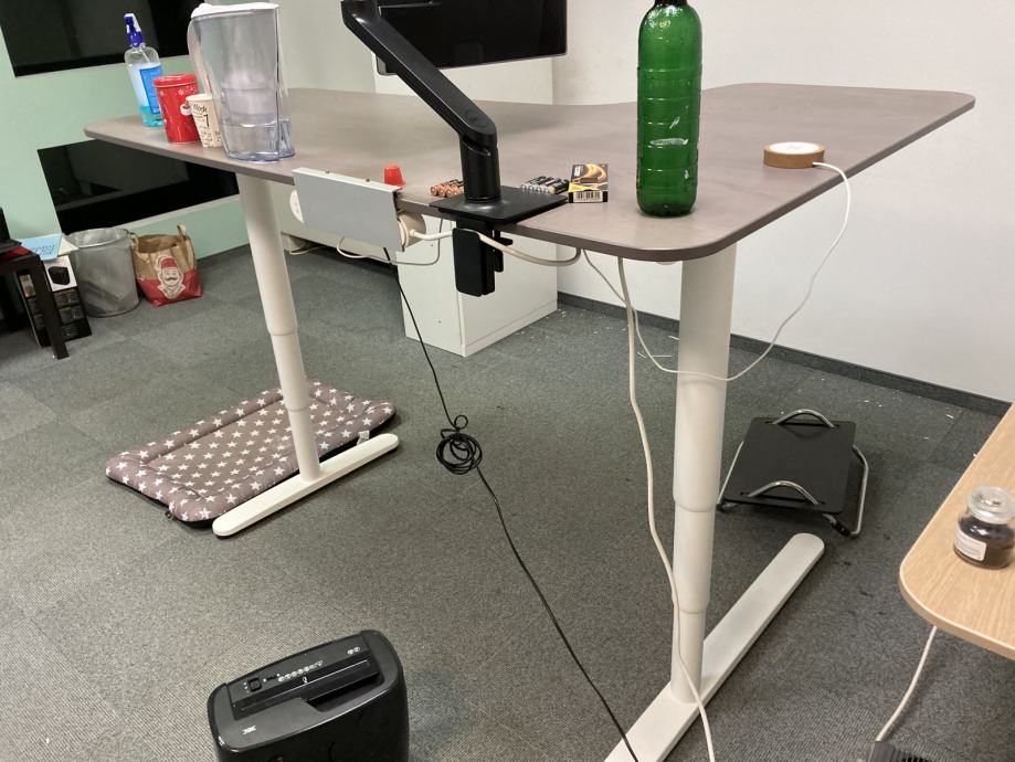 HITNO: Bekant podizni stol ikea