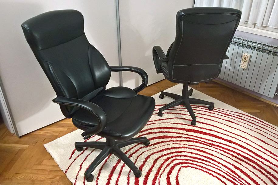 Uredska stolica Mark / Tamdrup - crna umjetna koža, memory pjena