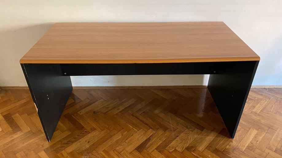 Hitno!! Poklanjam 2 radna stola