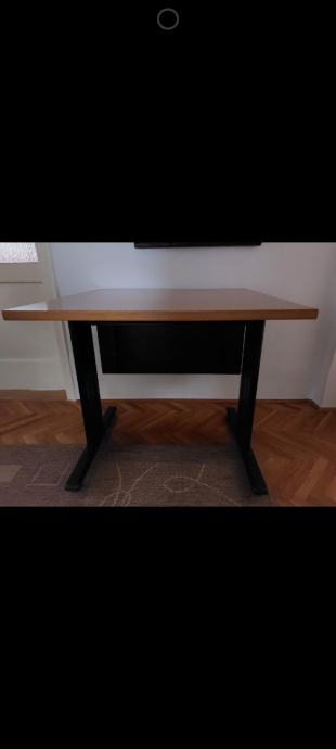 Radni stol TVIN, ploča pravi furnir 80x80, metalne noge