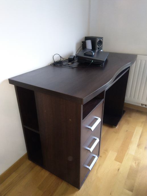 Uredski radni stol 130x60cm