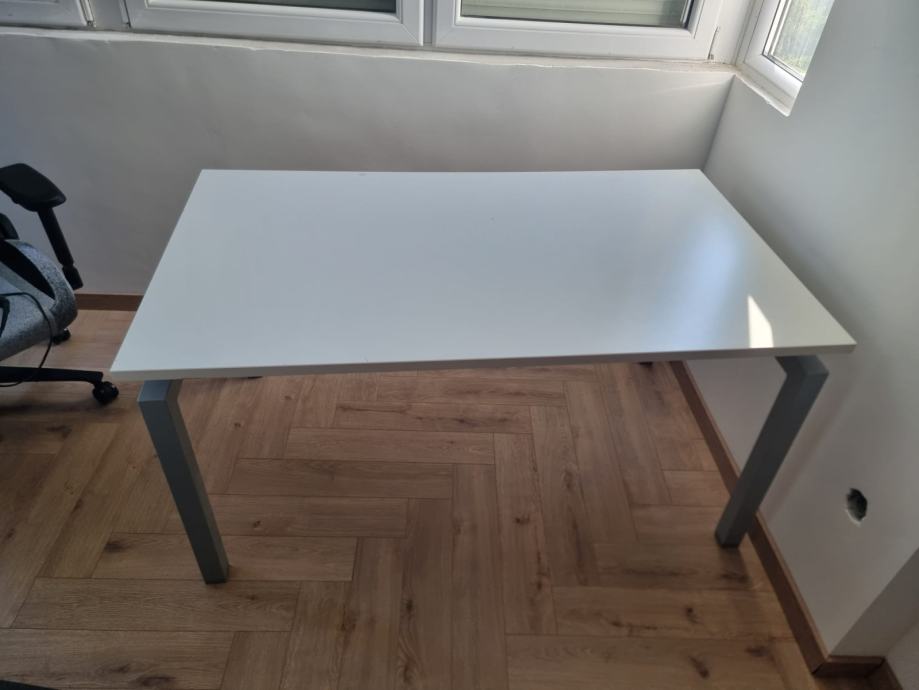 HITNO Uredski radni stol 140x80