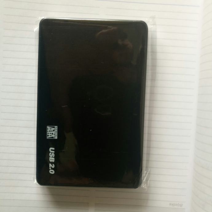 Vanjski back-up hard disk 500GB, malih dimenzija