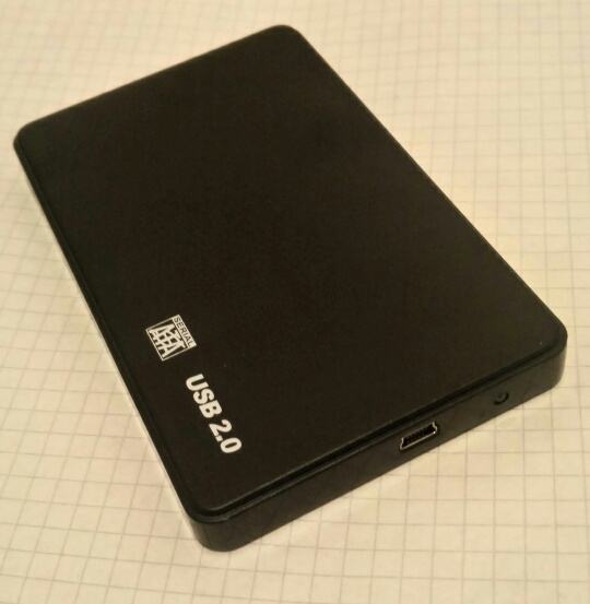 Vanjski back-up hard disk 500GB, malih dimenzija