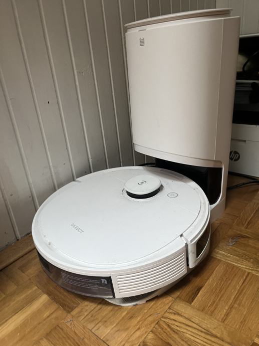 Robot za usisavanje - Deebot