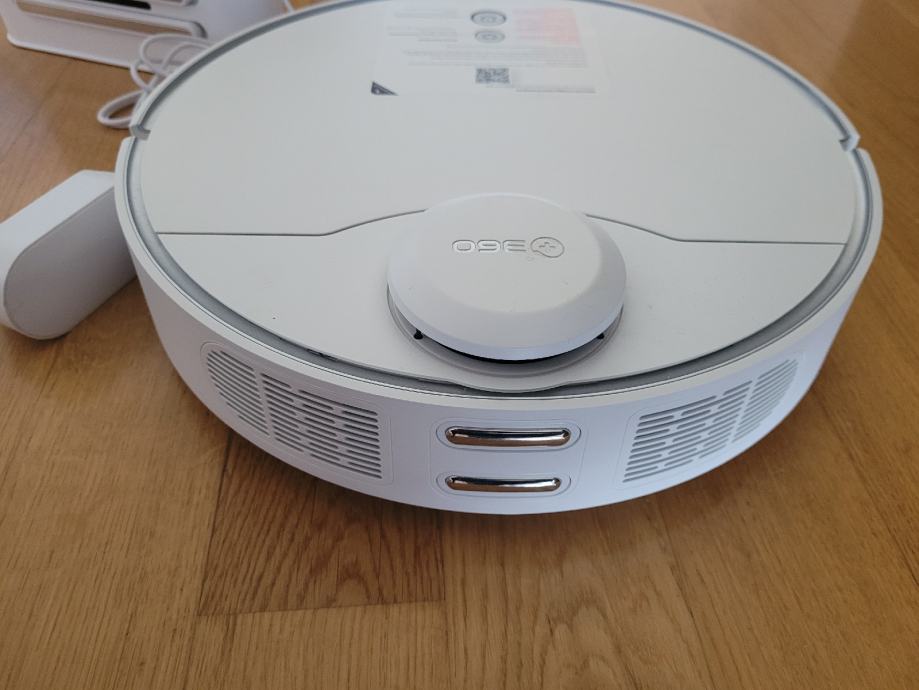 Robotski usisavač 360 S9, kao novo