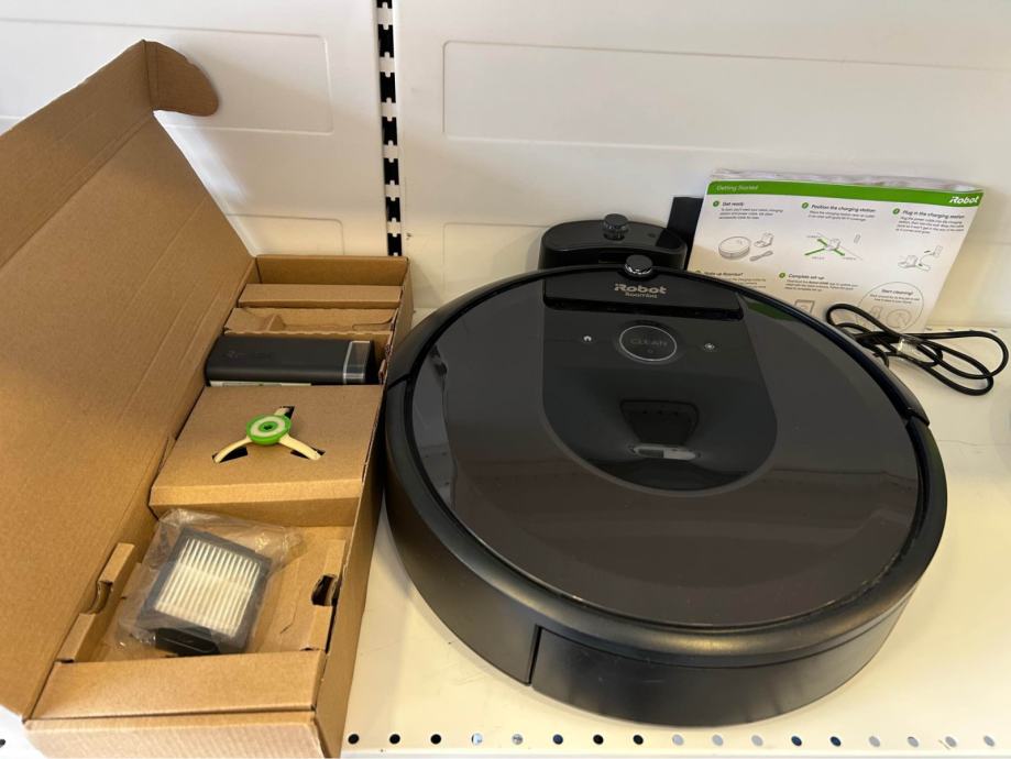 ROOMBA i7