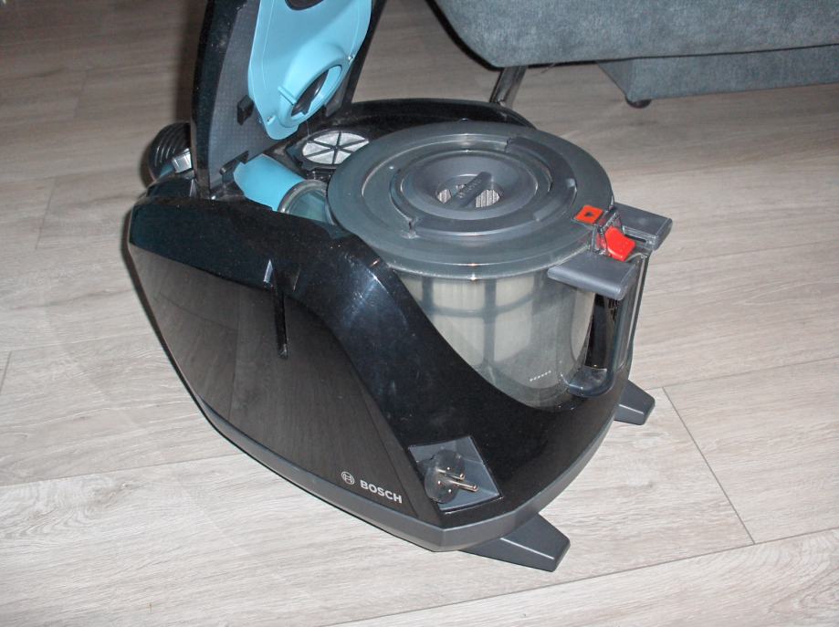 Usisavač BOSCH ProSilence 66
