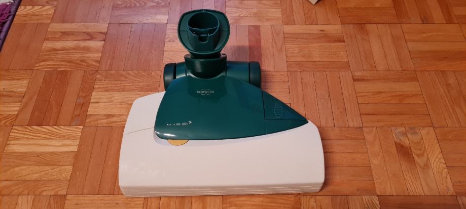 Vorwerk Kobold VK 135 samostojeći usisivač, prodajem...
