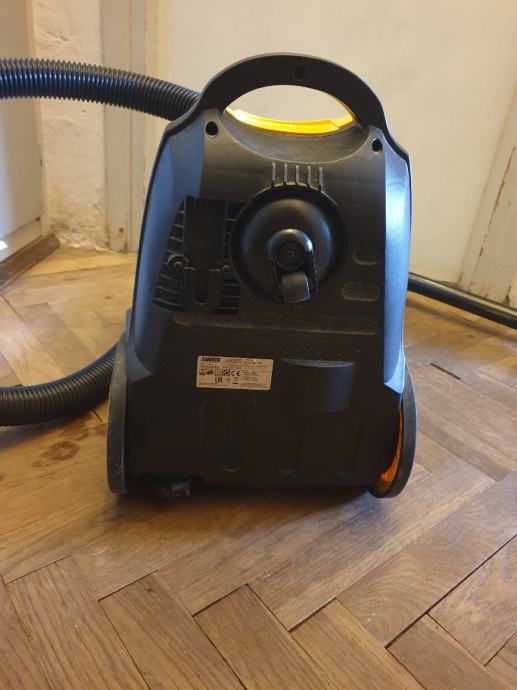ZANUSSI USISAVAČ 1300W