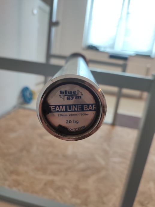 Olimpijska šipka s gumiranim utezima komplet - kao novo!