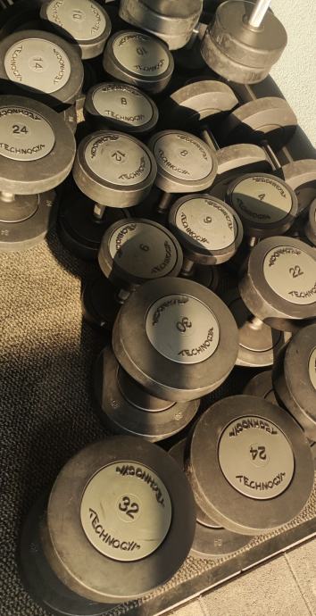 Technogym uteg , utezi , bučice , top set! Split !!! 744kg