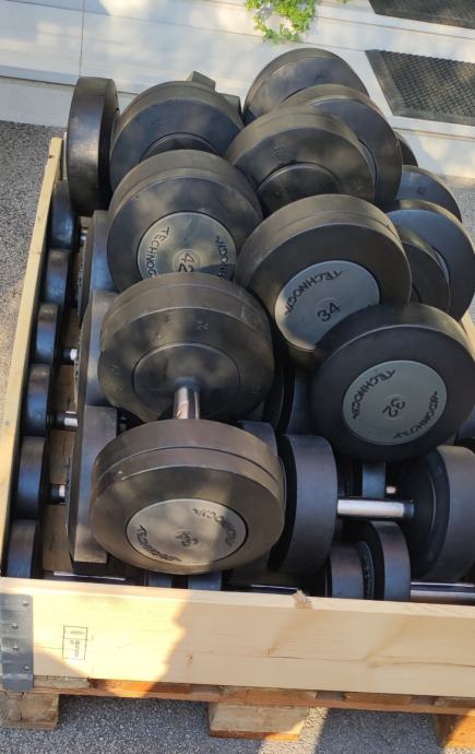 Technogym uteg , utezi , bučice , top set! Split !!! 744kg