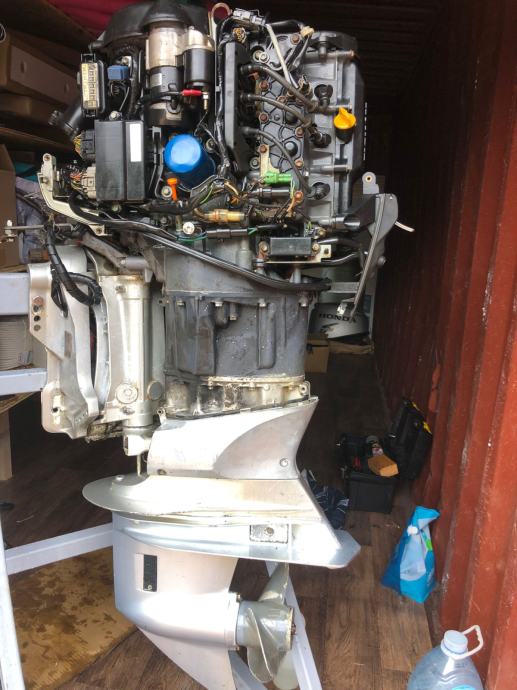 Honda BF 60 cijelu ili u dijelovima