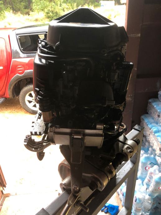 Honda BF 60 cijelu ili u dijelovima