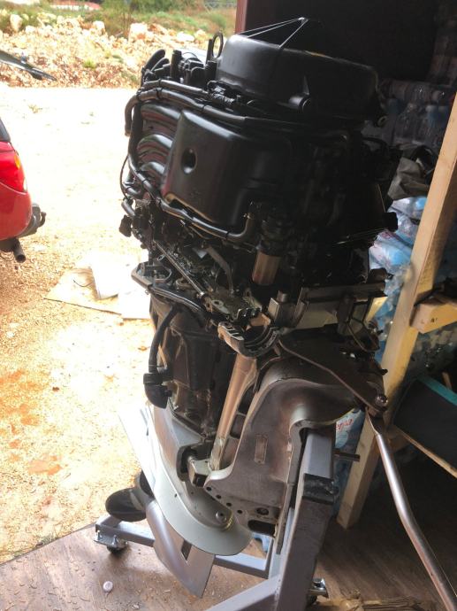 Honda BF 60 cijelu ili u dijelovima