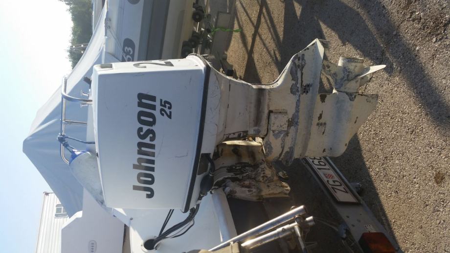 Johnson 25 (70 HP) - kratka noga