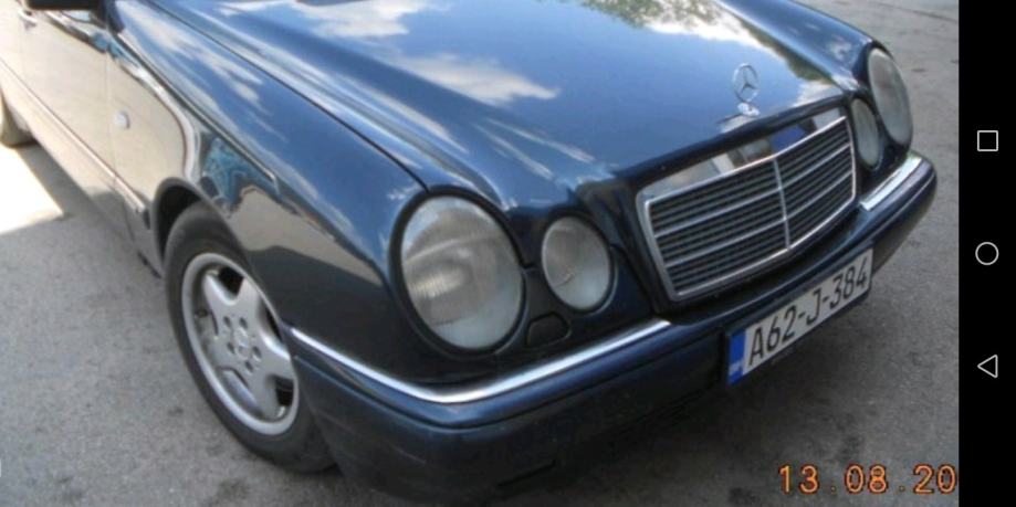 Branik mercedes W 210 avantgarde stari tip fabricki exstra stanje