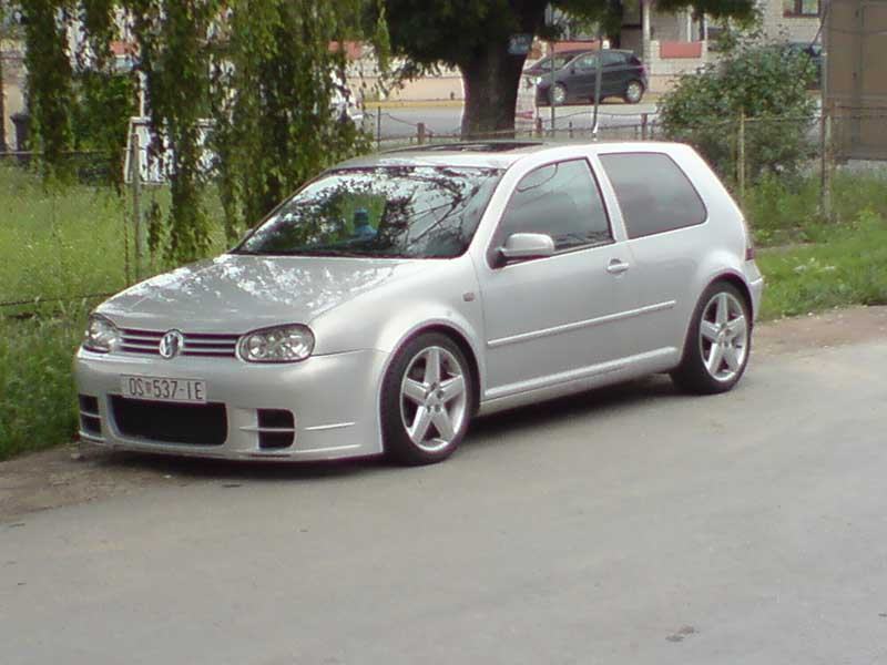 Prodajem prednji tuning spojler za golfa IV