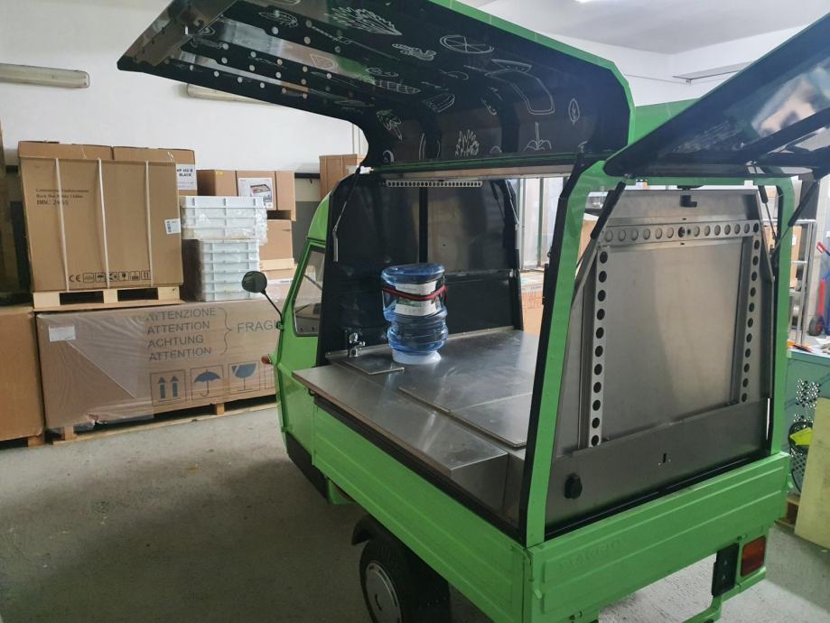 Pokretna ugostiteljska trokolica Piaggio APE - najam/prodaja