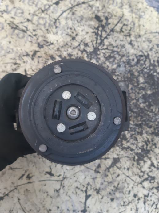 KOMPRESOR KLIME OPEL ZAFIRA C / 13335252 / 401351739