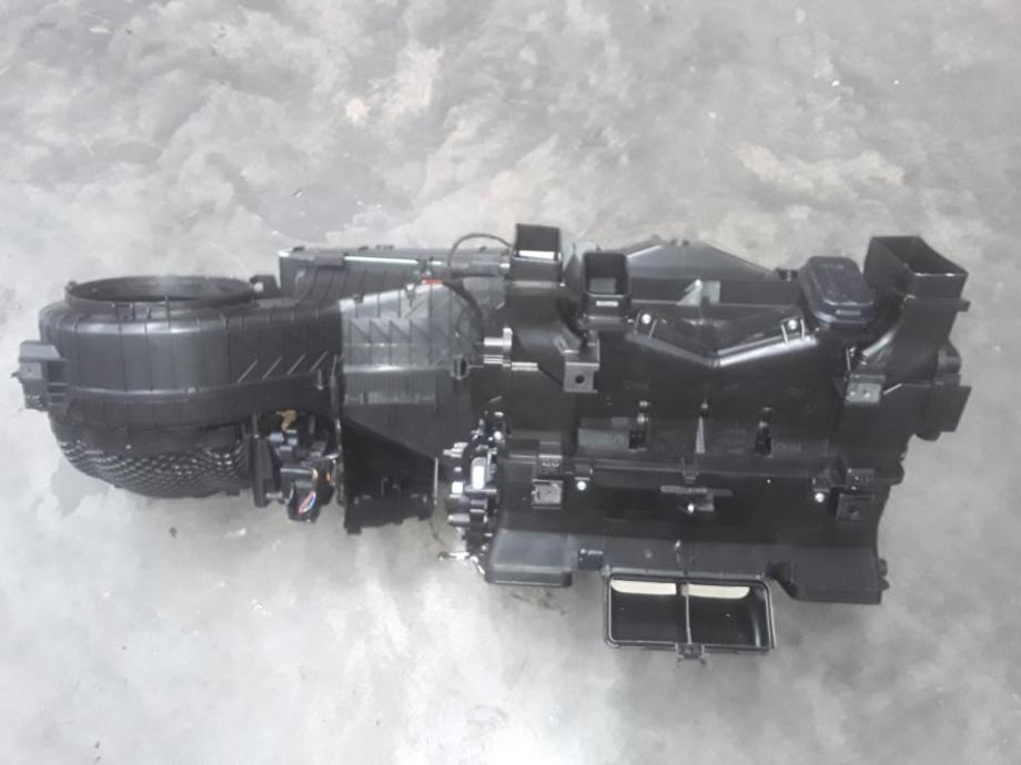 KUCISTE VENTILACIJE A2058308500 Mercedes C CLASS (W205) 2014-