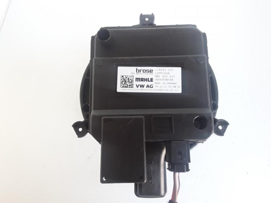 MOTORIC VENTILACIJE 4M1820021 AUDI AUDI A4 8W 9L 2015-