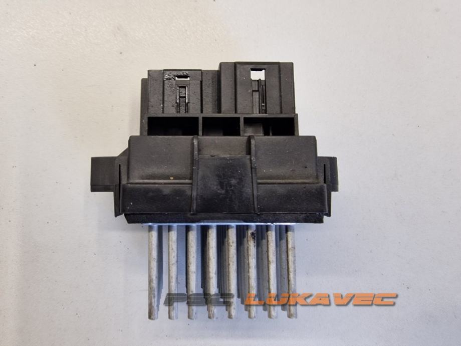 OPEL ASTRA J OTPORNIK VENTILACIJE 13503201