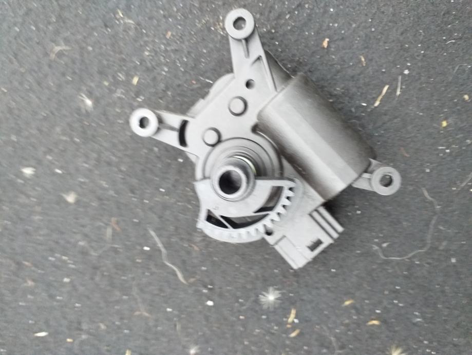 Peugeot 3008 i 5008 klapna ventilacije