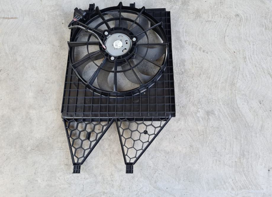Ventilator hladnjaka Audi A1 BENZIN 6R0959455E 6R0121207