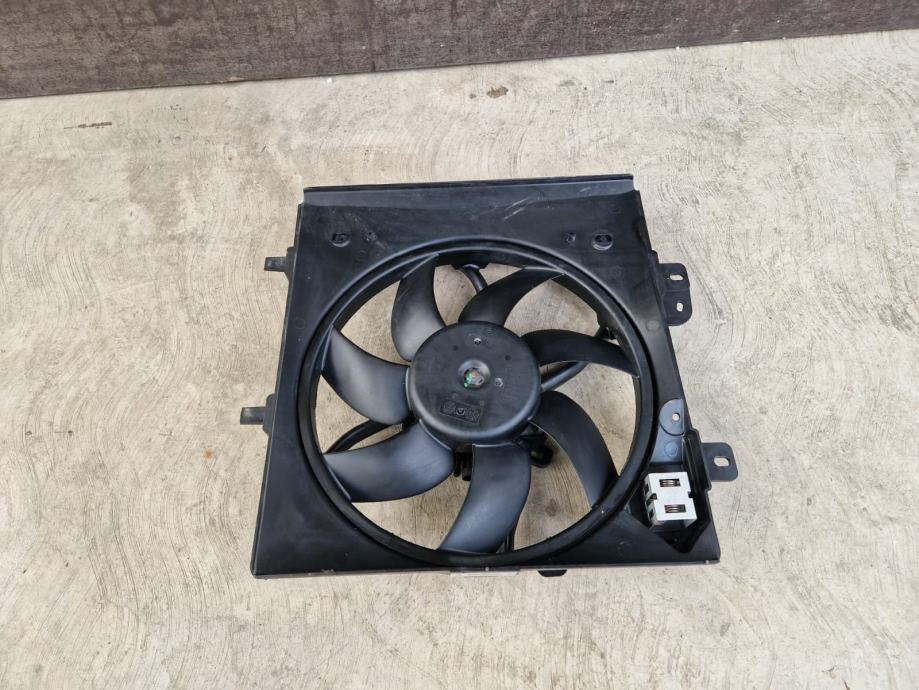 Ventilator hladnjaka motora Peugeot 208 301 1007 / 9812028580