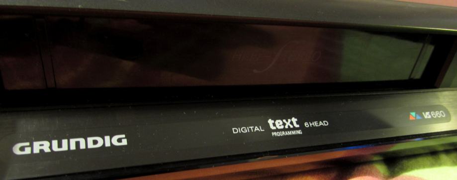 GRUNDIG VHS video recorder vs 660