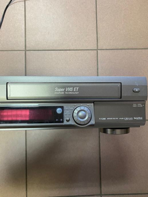 JVC SR-VS30 Mini DV / S-VHS VCR