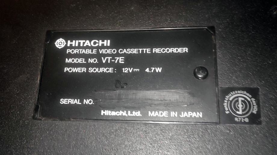 Retro prijenosni VHS videorekorder Hitachi VT-7E za dijelove portable