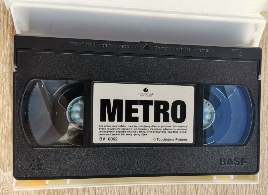 VHS KASETA METRO
