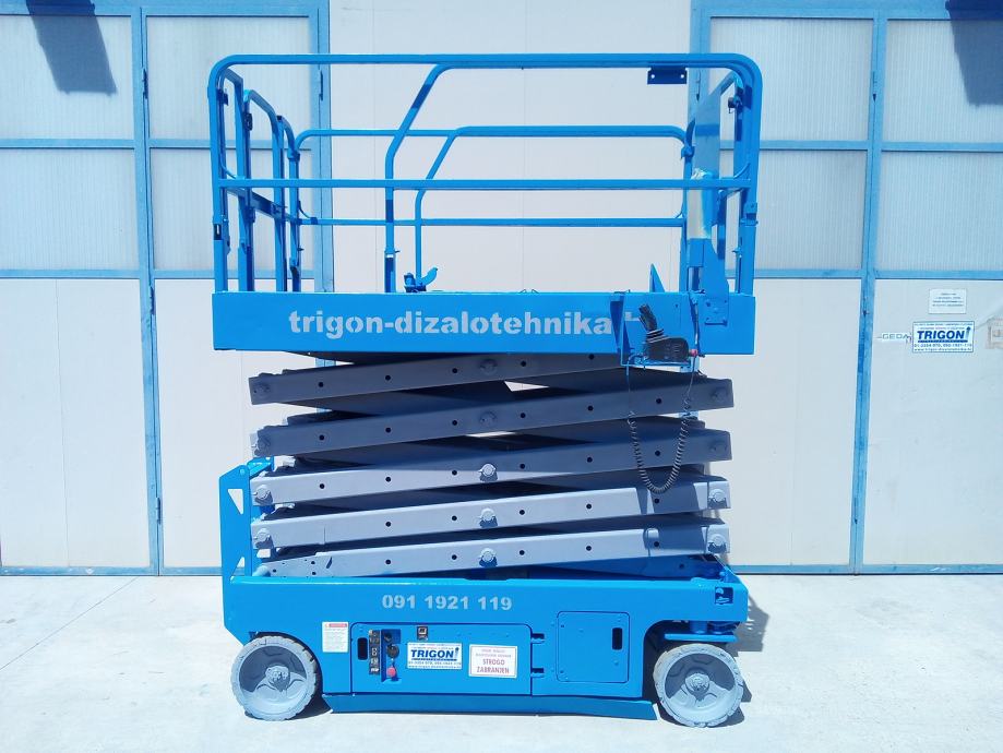 Podizna radna platforma Genie GS3246, radna visina 11,80 metara